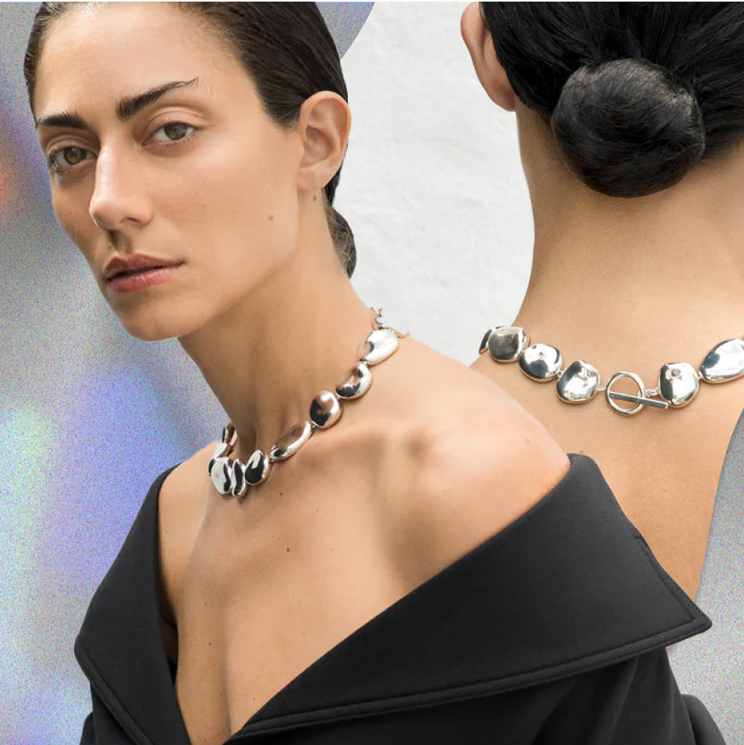 She Is Bold Collar – At Present